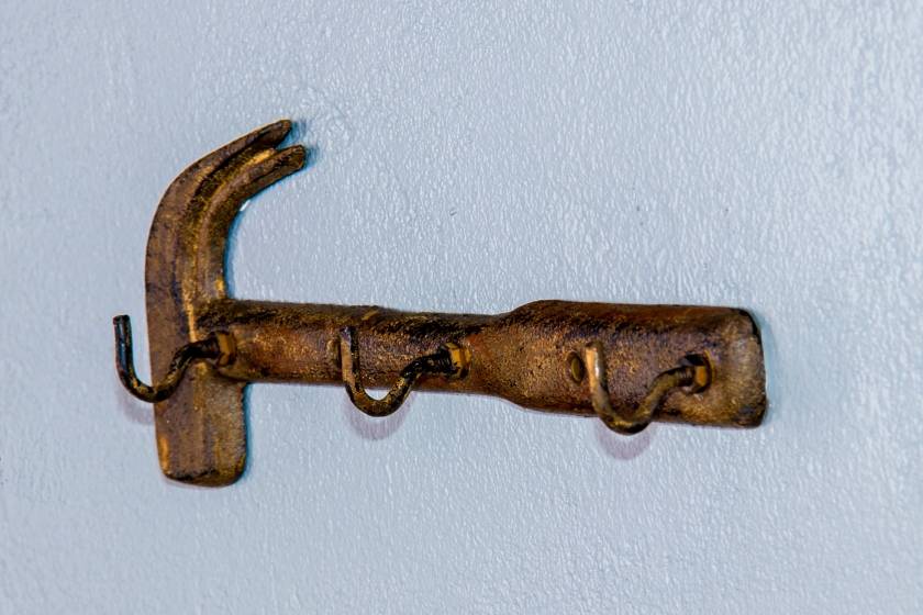 Hammer Hook Rust – SALE | Heys Imports